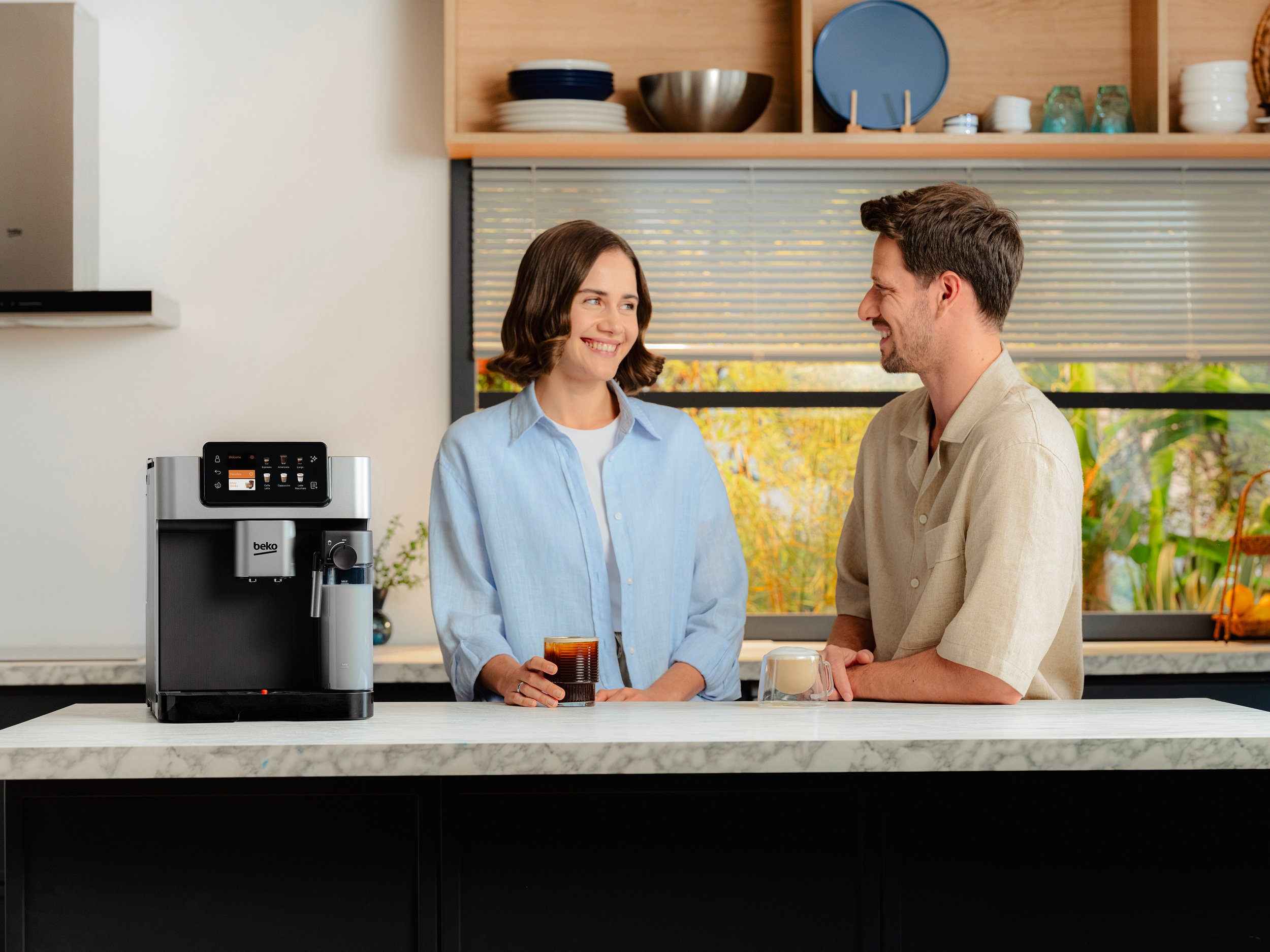 CaffeExperto Bean To Cup Coffee Machine with Integrated Milk Jug CEG7348X | Beko UK